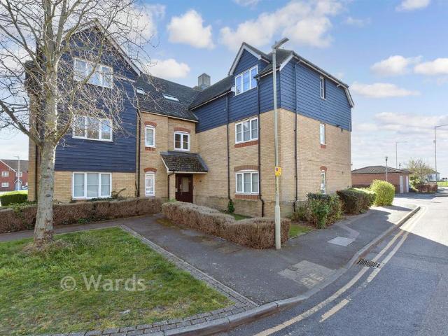 2 bedroom ground flat for sale