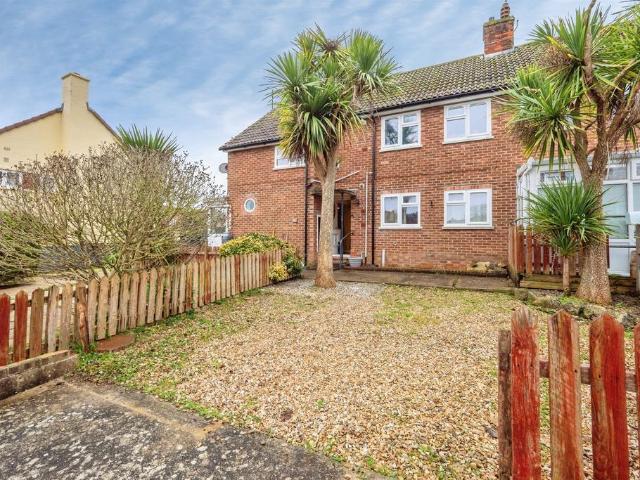 2 bedroom ground flat for sale