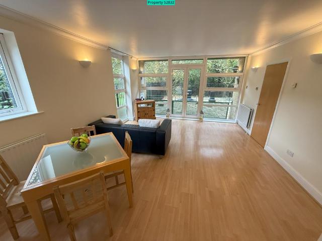 2 bedroom ground flat for sale