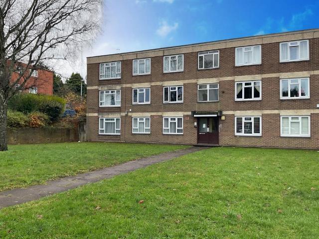 2 bedroom ground flat for sale
