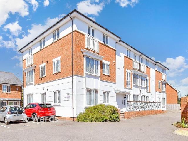 2 bedroom ground flat for sale