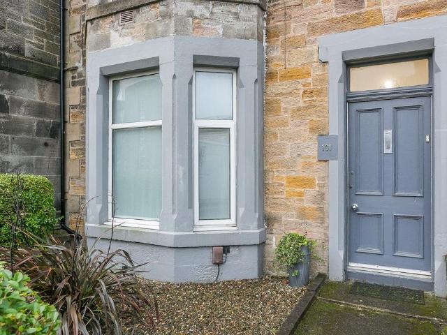 2 bedroom ground flat for sale