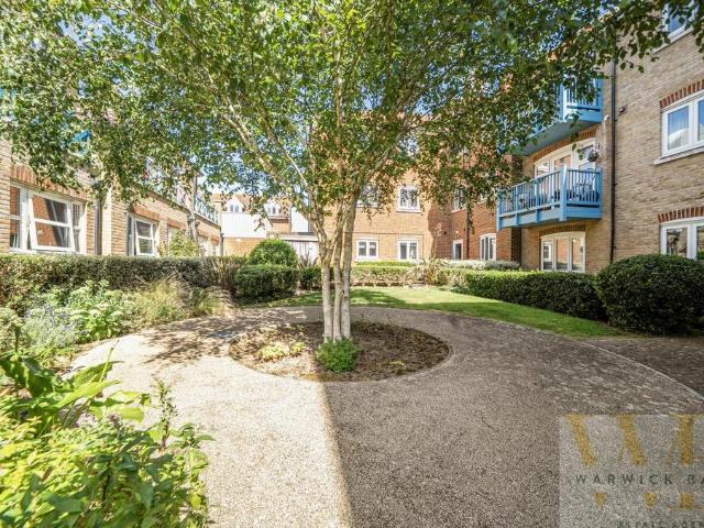 2 bedroom ground flat for sale