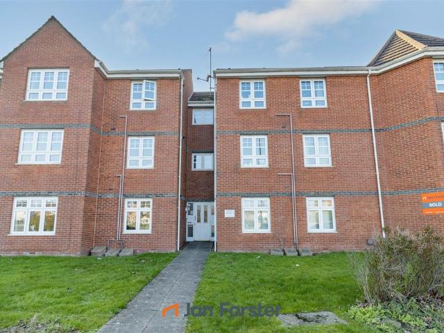 2 bedroom ground flat for sale