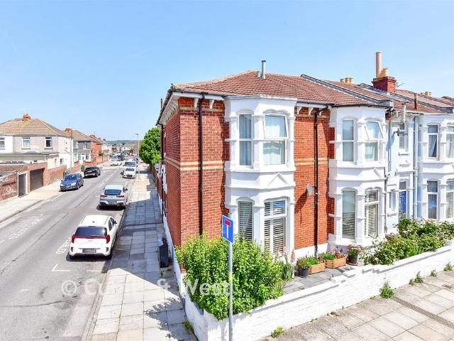 2 bedroom ground flat for sale