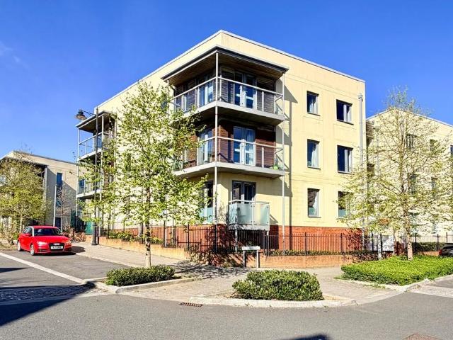 2 bedroom ground flat for sale