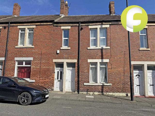 2 bedroom ground flat for sale