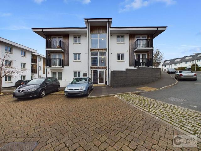 2 bedroom ground flat for sale
