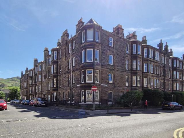 2 bedroom ground flat for sale