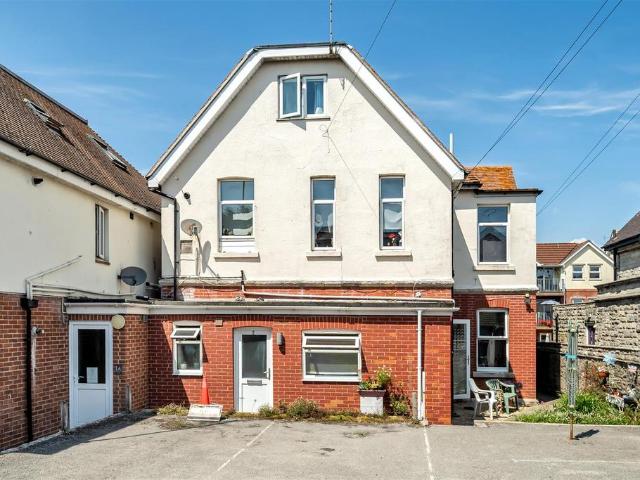 2 bedroom ground flat for sale