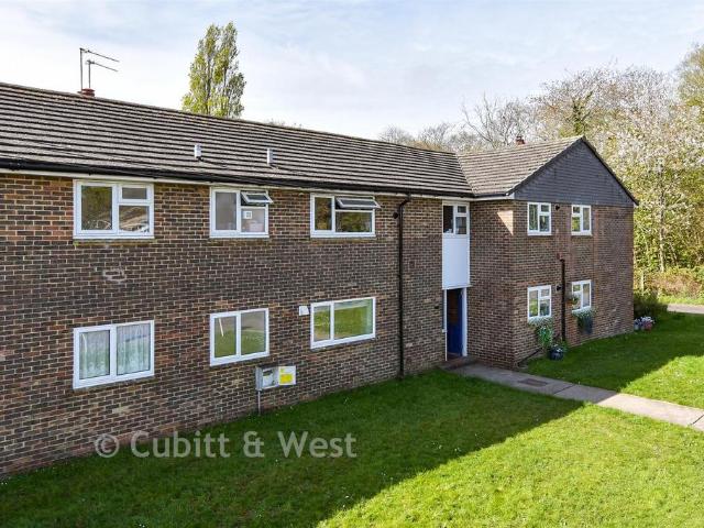 2 bedroom ground flat for sale
