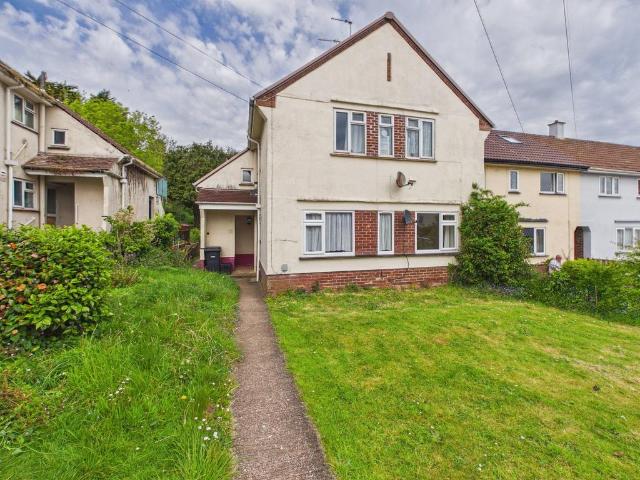 2 bedroom ground flat for sale