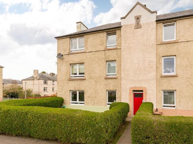 2 bedroom ground flat for sale