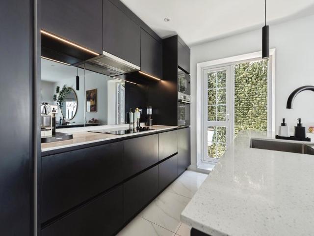 2 bedroom ground flat for sale