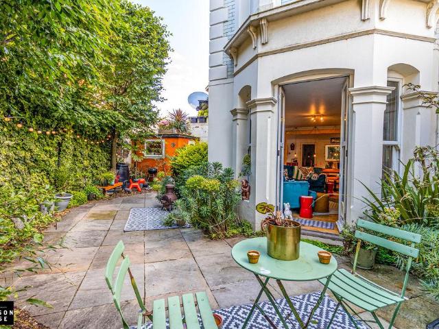 2 bedroom ground flat for sale