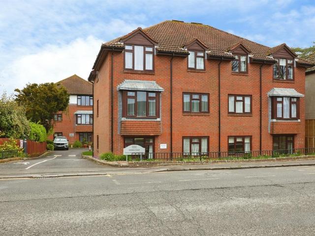 2 bedroom ground flat for sale