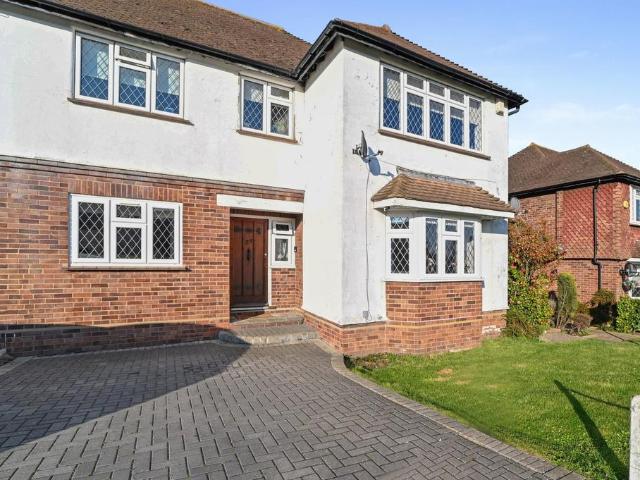 2 bedroom ground flat for sale