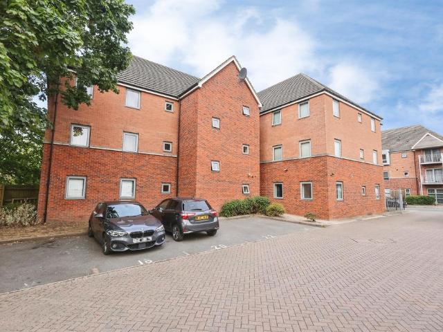 2 bedroom ground flat for sale
