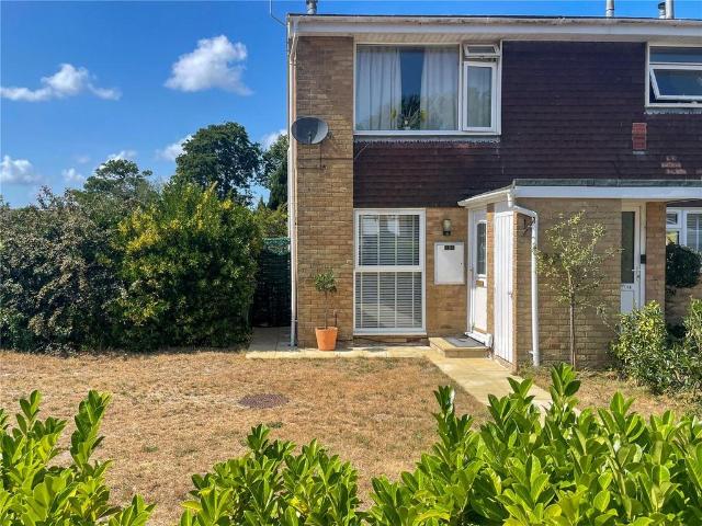 2 bedroom ground flat for sale