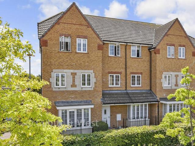 2 bedroom ground flat for sale