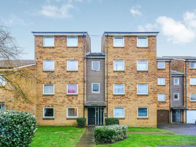 2 bedroom ground flat for sale