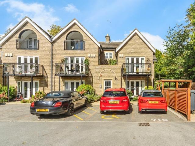 2 bedroom ground flat for sale
