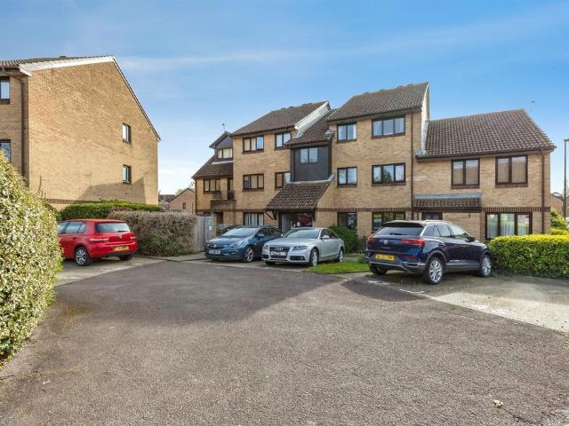 2 bedroom ground flat for sale