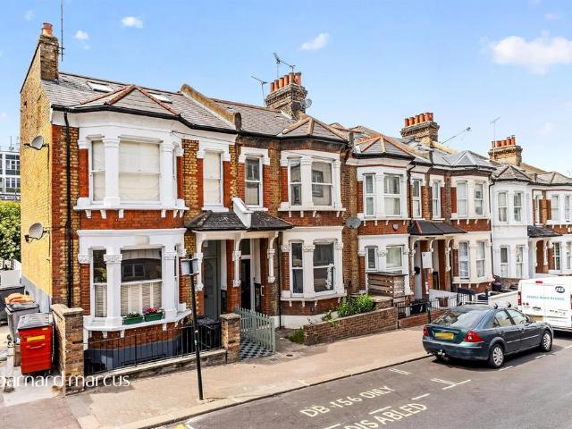 2 bedroom ground flat for sale