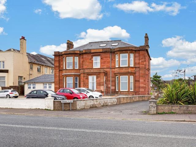2 bedroom ground flat for sale