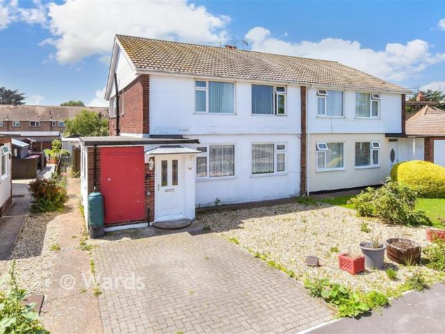 2 bedroom ground flat for sale