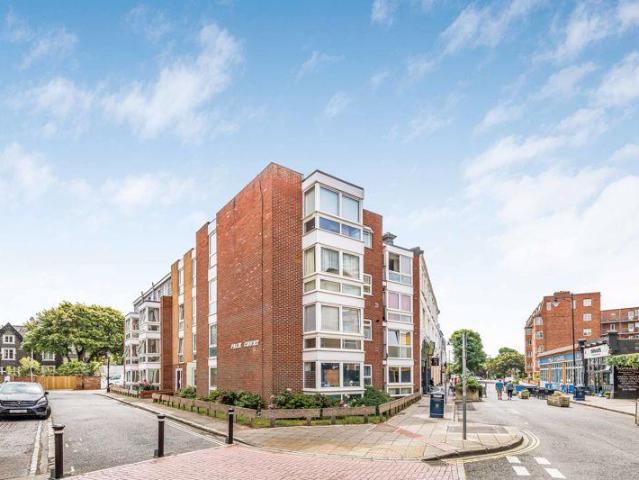 2 bedroom ground flat for sale