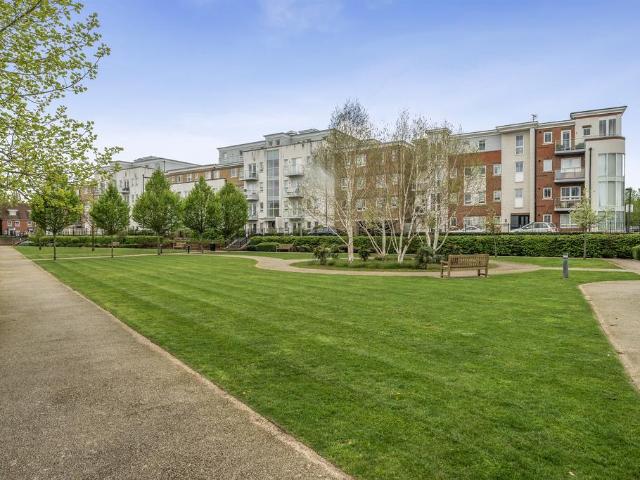 2 bedroom ground flat for sale