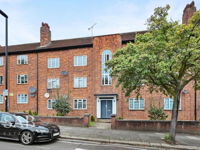 2 bedroom ground flat for sale