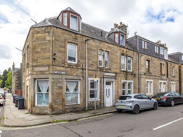 2 bedroom ground flat for sale