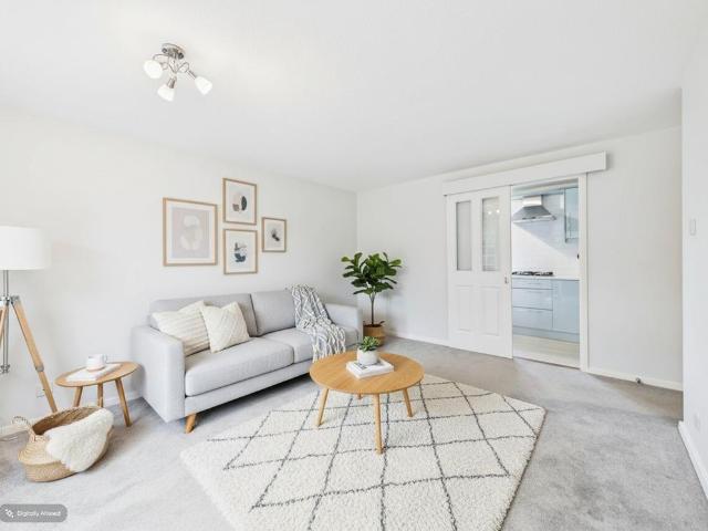 2 bedroom ground flat for sale