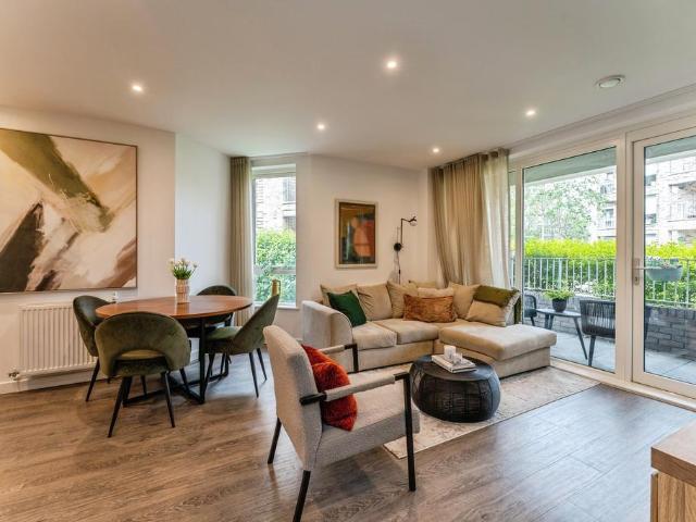 2 bedroom ground flat for sale
