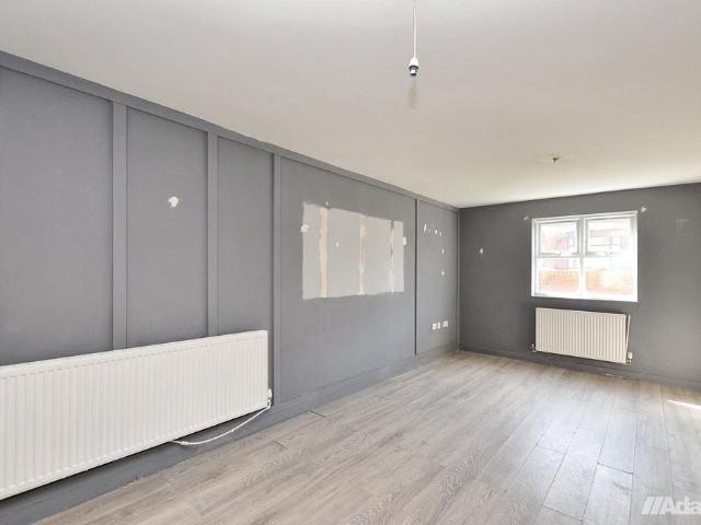 2 bedroom ground flat for sale