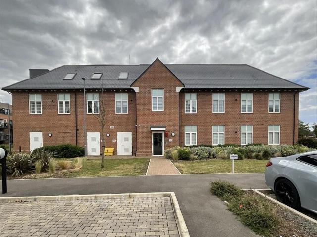 2 bedroom ground flat for sale