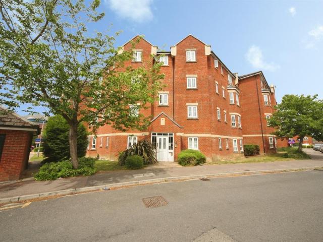 2 bedroom ground flat for sale