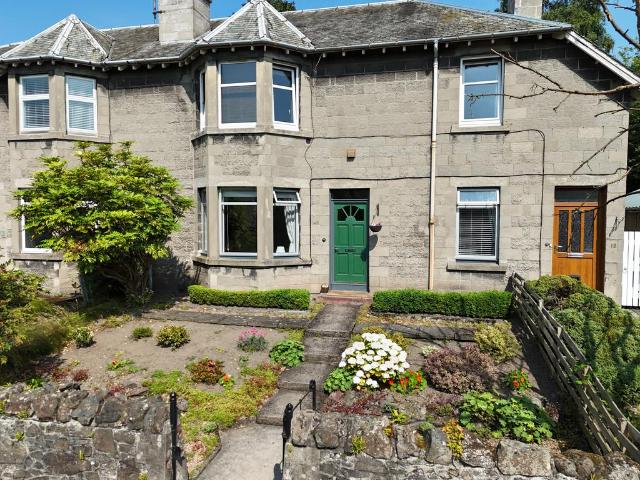 2 bedroom ground flat for sale