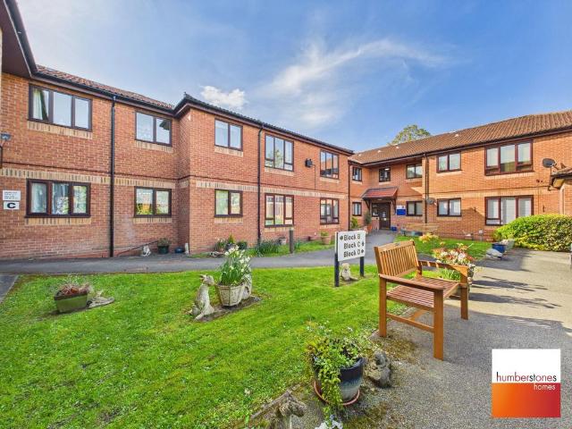 2 bedroom ground flat for sale