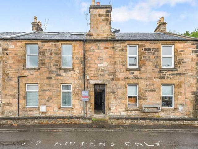 2 bedroom ground flat for sale