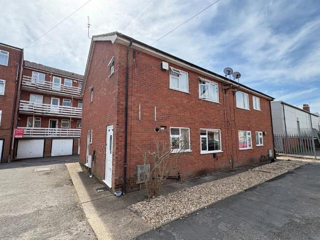 2 bedroom ground flat for sale