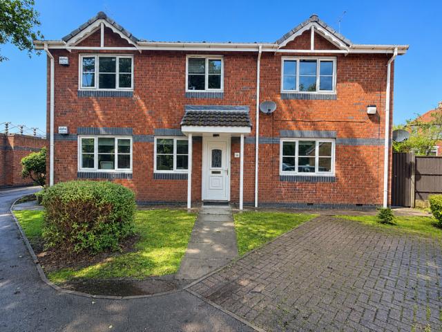2 bedroom ground flat for sale