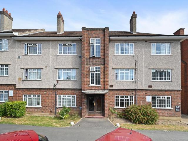 2 bedroom ground flat for sale