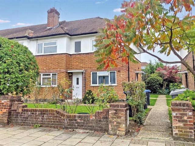 2 bedroom ground flat for sale