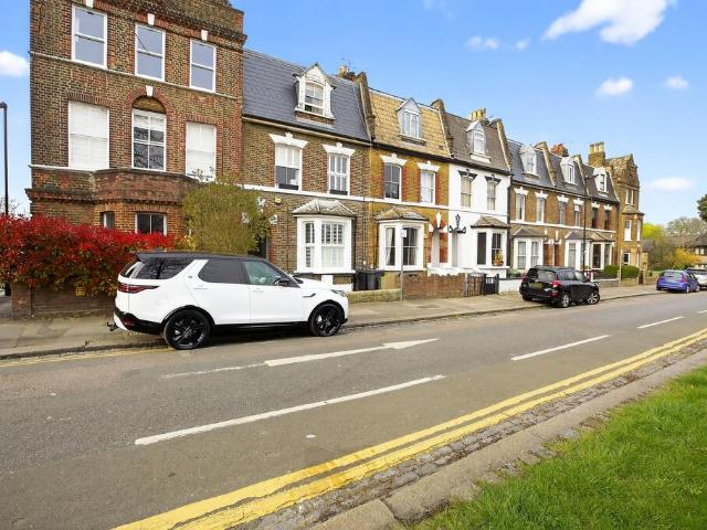 2 bedroom ground flat for sale