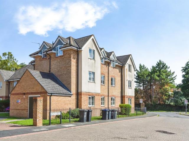 2 bedroom ground flat for sale
