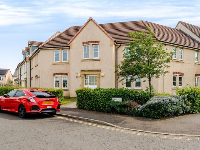 2 bedroom ground flat for sale