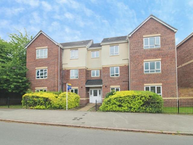 2 bedroom ground flat for sale